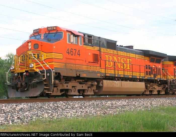 BNSF 4674